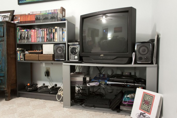 Old School Gaming Setup 01 : Rise Media